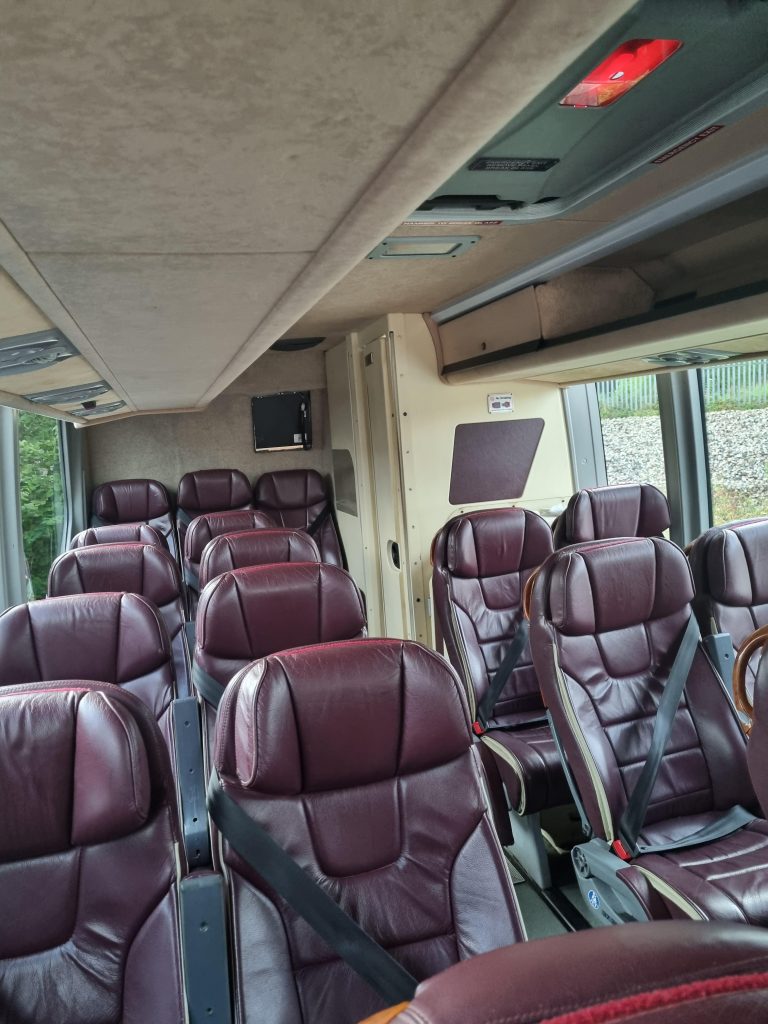 2015 Volvo B9R Plaxton Elite - routeone Trader
